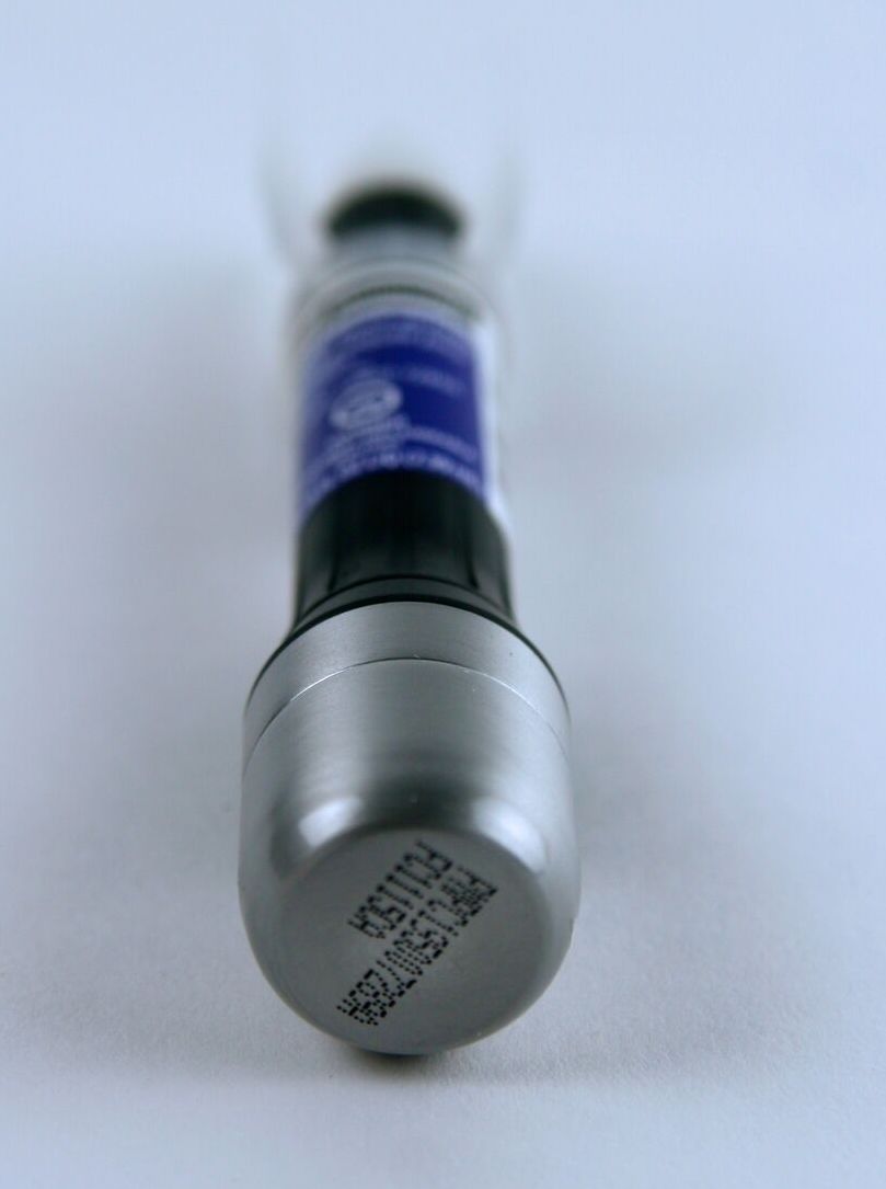 ford-lincoln-touch-up-paint-deep-impact-blue-paint-code-j4-w-clear-coat